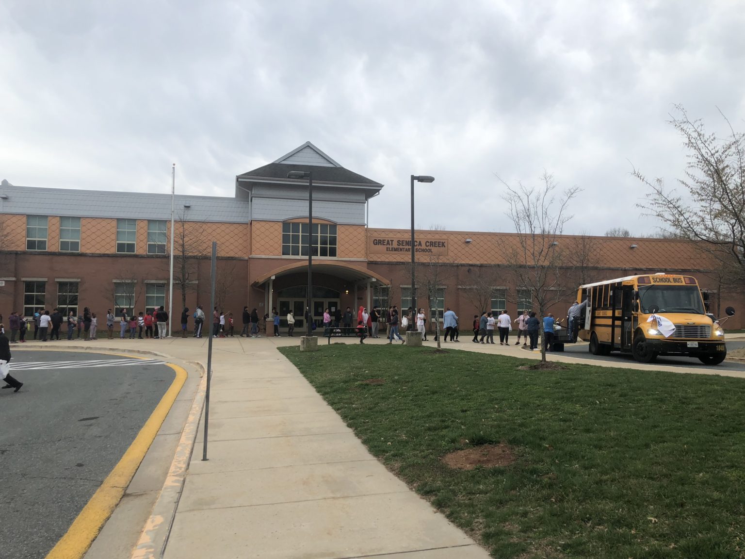 MCPS Use School Buses to Distribute Free Meals | Montgomery Community Media